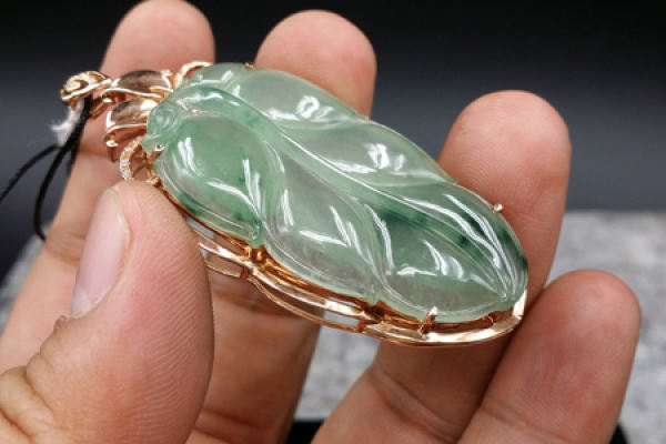 The meaning of emerald leaves - The Plant Aide